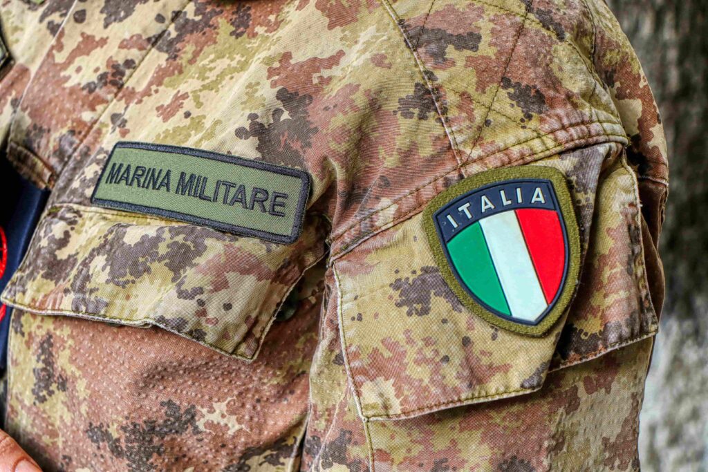 Gradi della Marina Militare: guida completa ai ruoli e alle carriere ...